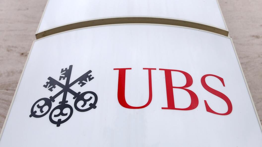 SEPE - UBS reaffirms Swiss base after report of talks on possible U.S. move