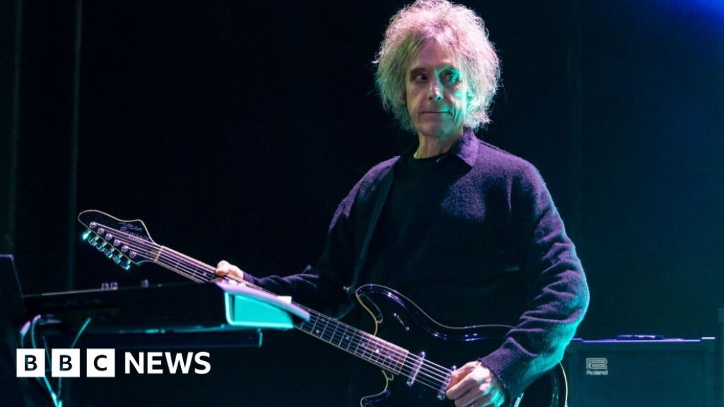 SEPE - The Cure: Guitarist and keyboard player Perry Bamonte dies aged 65