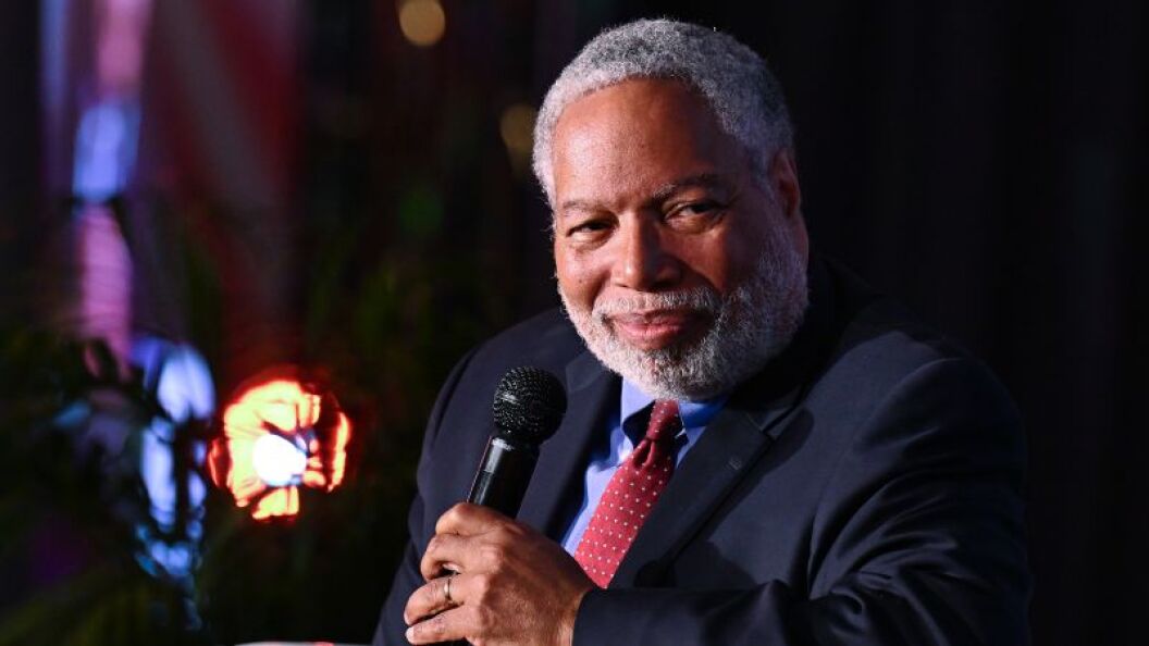 SEPE - Smithsonian hands over documents as its leader works to balance ...