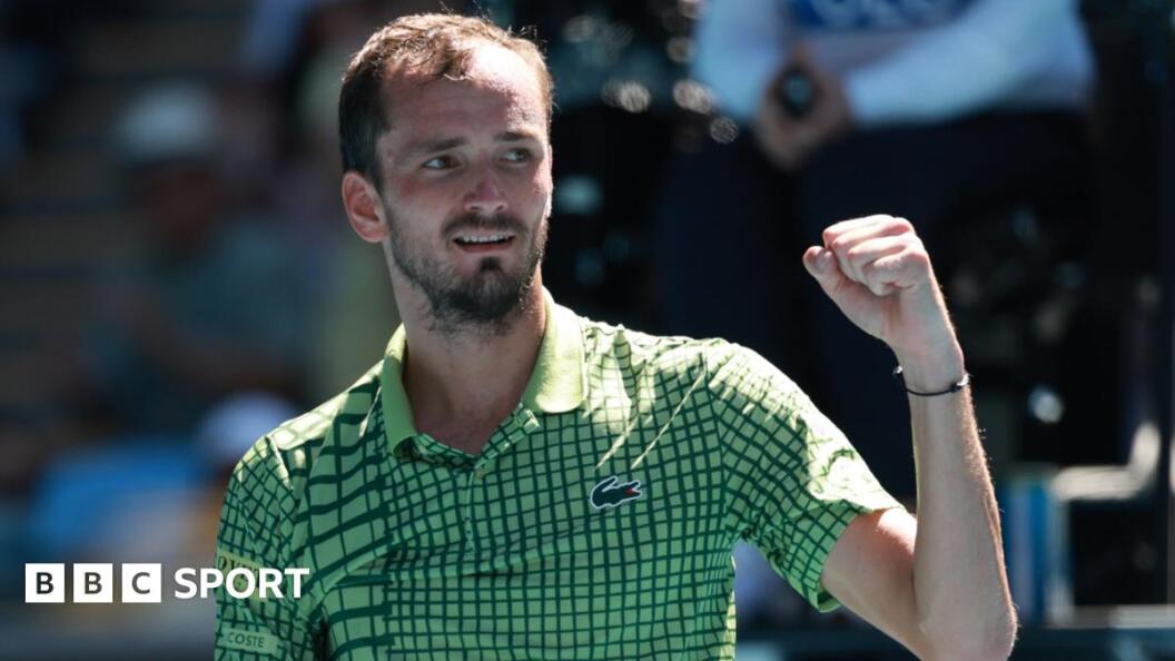 SEPE - Australian Open 2026: Daniil Medvedev battles back from two sets ...